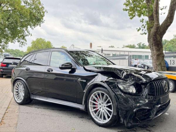Black Mercedes-Benz GLC 63 AMG 2019 in Kaunas, with an engine capacity of 0.00 L and mileage of 118 thousand km for 34500 €, photo 7 on AUTOMOTO.COM.LV
