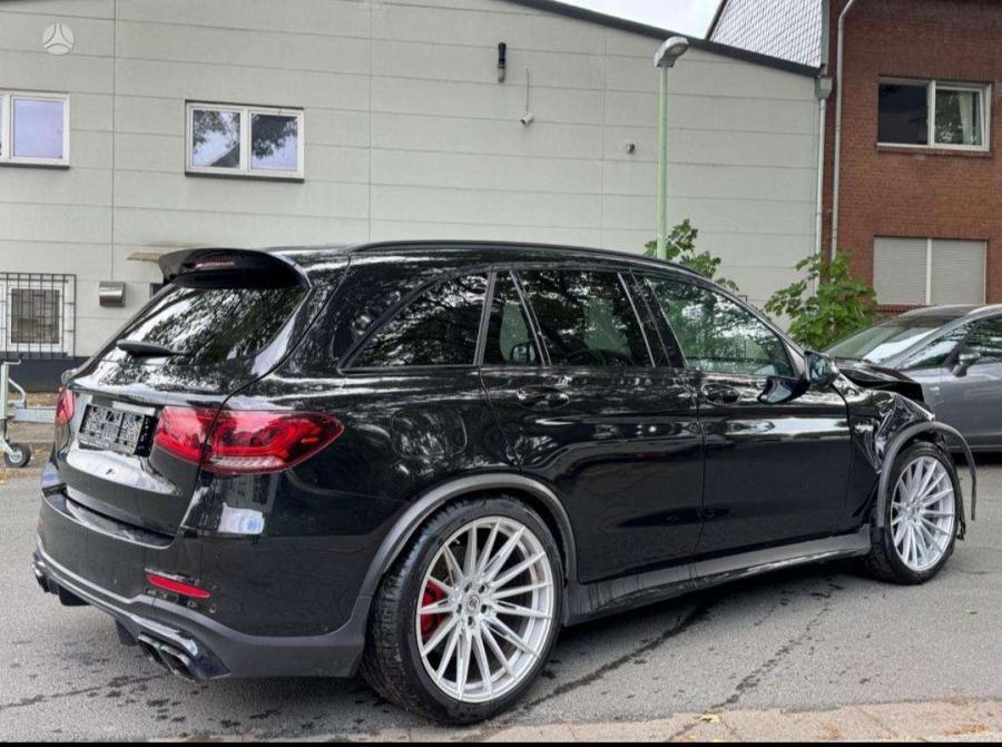 Melns Mercedes-Benz GLC 63 AMG 2019 Kauņa, ar dzinēja tilpumu 0.00 L un nobraukumu 118 tūkst. km par 34500 €, foto 5 vietnē AUTOMOTO.COM.LV
