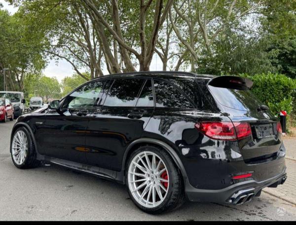 Black Mercedes-Benz GLC 63 AMG 2019 in Kaunas, with an engine capacity of 0.00 L and mileage of 118 thousand km for 34500 €, photo 8 on AUTOMOTO.COM.LV