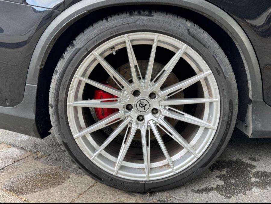 Melns Mercedes-Benz GLC 63 AMG 2019 Kauņa, ar dzinēja tilpumu 0.00 L un nobraukumu 118 tūkst. km par 34500 €, foto 28 vietnē AUTOMOTO.COM.LV