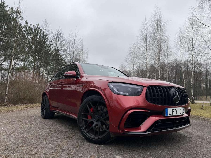 Red Mercedes-Benz GLC 63 AMG 2020 in Vilnius, with an engine capacity of 4.00 L and mileage of 67 thousand km for 56900 €, photo 1 on AUTOMOTO.COM.LV