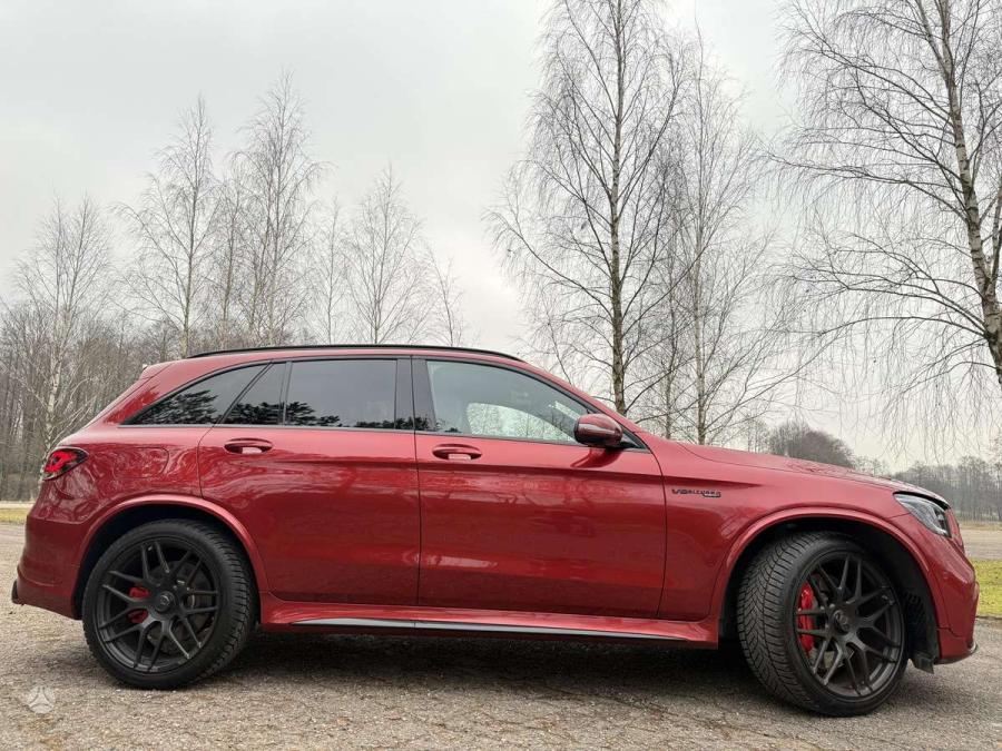 Red Mercedes-Benz GLC 63 AMG 2020 in Vilnius, with an engine capacity of 4.00 L and mileage of 67 thousand km for 56900 €, photo 2 on AUTOMOTO.COM.LV