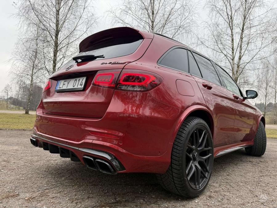 Red Mercedes-Benz GLC 63 AMG 2020 in Vilnius, with an engine capacity of 4.00 L and mileage of 67 thousand km for 56900 €, photo 3 on AUTOMOTO.COM.LV