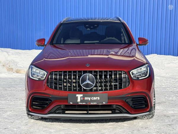 Sarkans Mercedes-Benz GLC 63 AMG 2020 Kauņa, ar dzinēja tilpumu 3.98 L un nobraukumu 88 tūkst. km par 54900 €, foto 3 vietnē AUTOMOTO.COM.LV