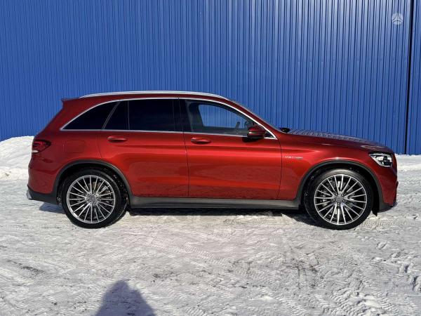 Sarkans Mercedes-Benz GLC 63 AMG 2020 Kauņa, ar dzinēja tilpumu 3.98 L un nobraukumu 88 tūkst. km par 54900 €, foto 8 vietnē AUTOMOTO.COM.LV