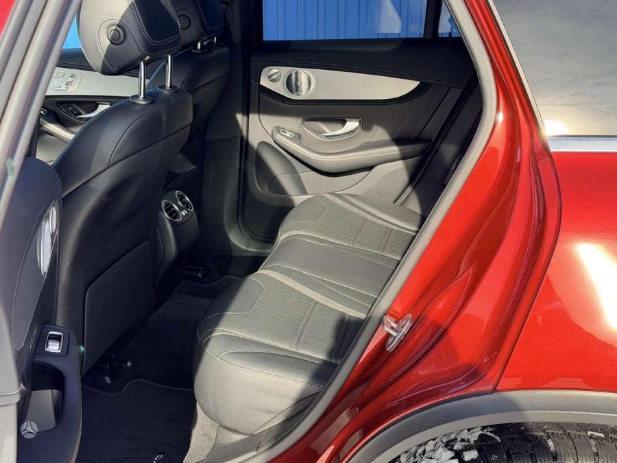 Red Mercedes-Benz GLC 63 AMG 2020 in Kaunas, with an engine capacity of 3.98 L and mileage of 88 thousand km for 54900 €, photo 12 on AUTOMOTO.COM.LV
