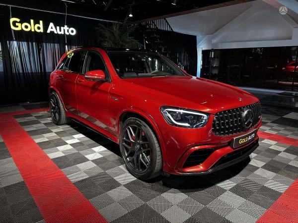 Красный Мерседес GLC 63 AMG 2020 в Вильнюс, объемом двигателя 3.98 л и пробегом 70 тыс. км за 51900 €, фото 2 на AUTOMOTO.COM.LV