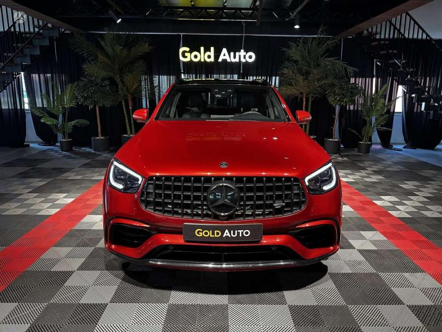 Sarkans Mercedes-Benz GLC 63 AMG 2020 Viļņa, ar dzinēja tilpumu 3.98 L un nobraukumu 70 tūkst. km par 51900 €, foto 4 vietnē AUTOMOTO.COM.LV
