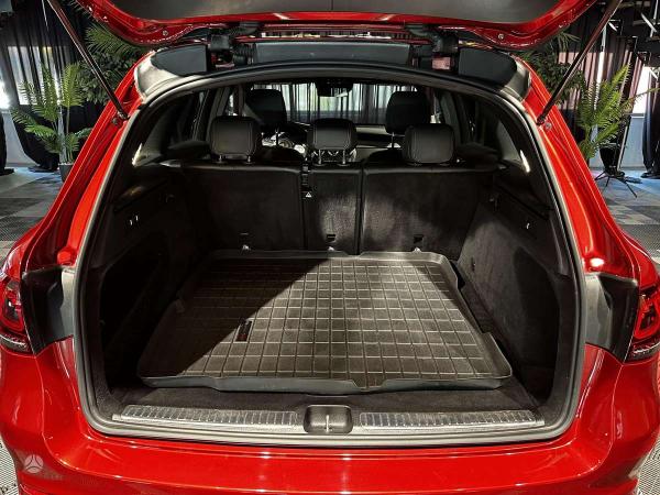 Красный Мерседес GLC 63 AMG 2020 в Вильнюс, объемом двигателя 3.98 л и пробегом 70 тыс. км за 51900 €, фото 7 на AUTOMOTO.COM.LV