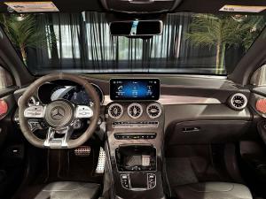 Sarkans Mercedes-Benz GLC 63 AMG 2020 Viļņa, ar dzinēja tilpumu 3.98 L un nobraukumu 70 tūkst. km par 51900 €, foto 23 vietnē AUTOMOTO.COM.LV