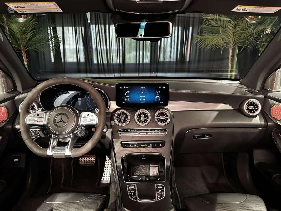 Sarkans Mercedes-Benz GLC 63 AMG 2020 Viļņa, ar dzinēja tilpumu 3.98 L un nobraukumu 70 tūkst. km par 51900 €, foto 23 vietnē AUTOMOTO.COM.LV