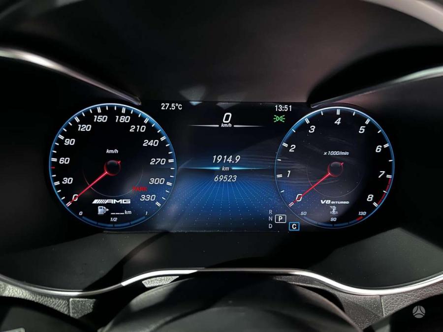 Sarkans Mercedes-Benz GLC 63 AMG 2020 Viļņa, ar dzinēja tilpumu 3.98 L un nobraukumu 70 tūkst. km par 51900 €, foto 27 vietnē AUTOMOTO.COM.LV