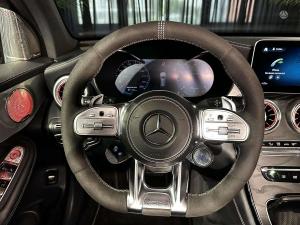 Sarkans Mercedes-Benz GLC 63 AMG 2020 Viļņa, ar dzinēja tilpumu 3.98 L un nobraukumu 70 tūkst. km par 51900 €, foto 36 vietnē AUTOMOTO.COM.LV