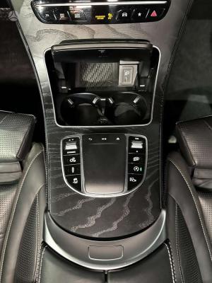 Sarkans Mercedes-Benz GLC 63 AMG 2020 Viļņa, ar dzinēja tilpumu 3.98 L un nobraukumu 70 tūkst. km par 51900 €, foto 37 vietnē AUTOMOTO.COM.LV