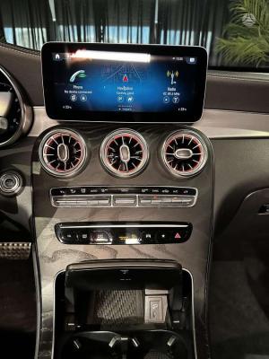 Sarkans Mercedes-Benz GLC 63 AMG 2020 Viļņa, ar dzinēja tilpumu 3.98 L un nobraukumu 70 tūkst. km par 51900 €, foto 38 vietnē AUTOMOTO.COM.LV