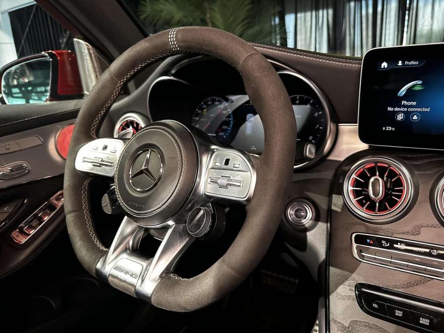 Sarkans Mercedes-Benz GLC 63 AMG 2020 Viļņa, ar dzinēja tilpumu 3.98 L un nobraukumu 70 tūkst. km par 51900 €, foto 40 vietnē AUTOMOTO.COM.LV