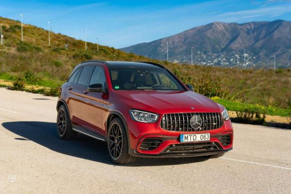 Red Mercedes-Benz GLC 63 AMG 2022 in Vilnius, with an engine capacity of 3.98 L and mileage of 50 thousand km for 59999 €, photo 3 on AUTOMOTO.COM.LV