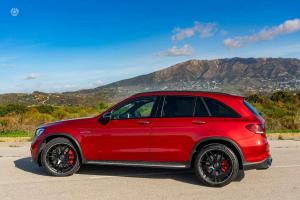 Red Mercedes-Benz GLC 63 AMG 2022 in Vilnius, with an engine capacity of 3.98 L and mileage of 50 thousand km for 59999 €, photo 4 on AUTOMOTO.COM.LV