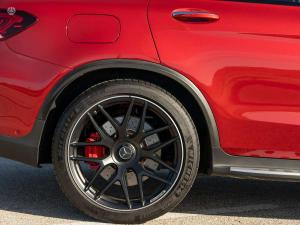Red Mercedes-Benz GLC 63 AMG 2022 in Vilnius, with an engine capacity of 3.98 L and mileage of 50 thousand km for 59999 €, photo 33 on AUTOMOTO.COM.LV