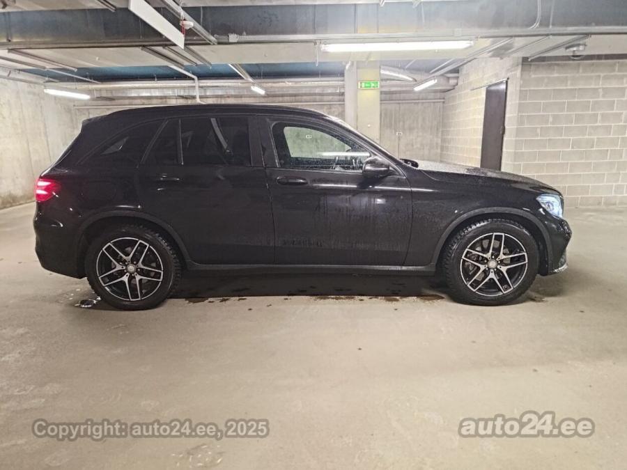 Melns Mercedes-Benz GLC-Class 2016 Tallina, ar dzinēja tilpumu 2.00 L un nobraukumu 157 tūkst. km par 24990 €, foto 3 vietnē AUTOMOTO.COM.LV