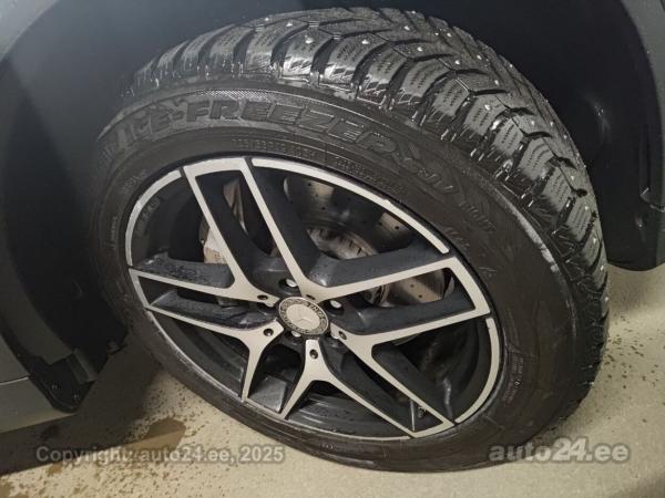 Melns Mercedes-Benz GLC-Class 2016 Tallina, ar dzinēja tilpumu 2.00 L un nobraukumu 157 tūkst. km par 24990 €, foto 11 vietnē AUTOMOTO.COM.LV