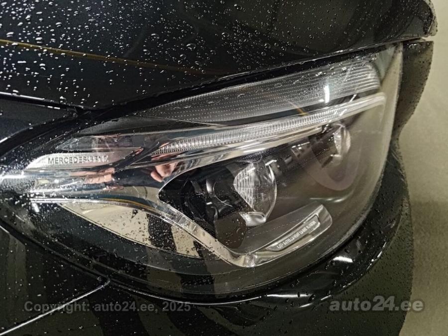 Melns Mercedes-Benz GLC-Class 2016 Tallina, ar dzinēja tilpumu 2.00 L un nobraukumu 157 tūkst. km par 24990 €, foto 14 vietnē AUTOMOTO.COM.LV