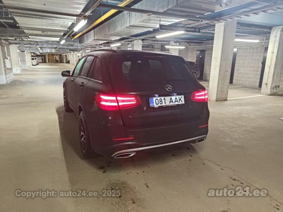 Melns Mercedes-Benz GLC-Class 2016 Tallina, ar dzinēja tilpumu 2.00 L un nobraukumu 157 tūkst. km par 24990 €, foto 16 vietnē AUTOMOTO.COM.LV