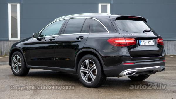 Melns Mercedes-Benz GLC-Class 2017 Tallina, ar dzinēja tilpumu 2.10 L un nobraukumu 211 tūkst. km par 19900 €, foto 5 vietnē AUTOMOTO.COM.LV