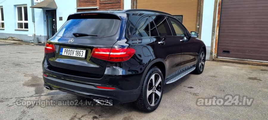 Black Mercedes-Benz GLC-Class 2018 in Tallinn, with an engine capacity of 2.10 L and mileage of 178 thousand km for 25890 €, photo 9 on AUTOMOTO.COM.LV