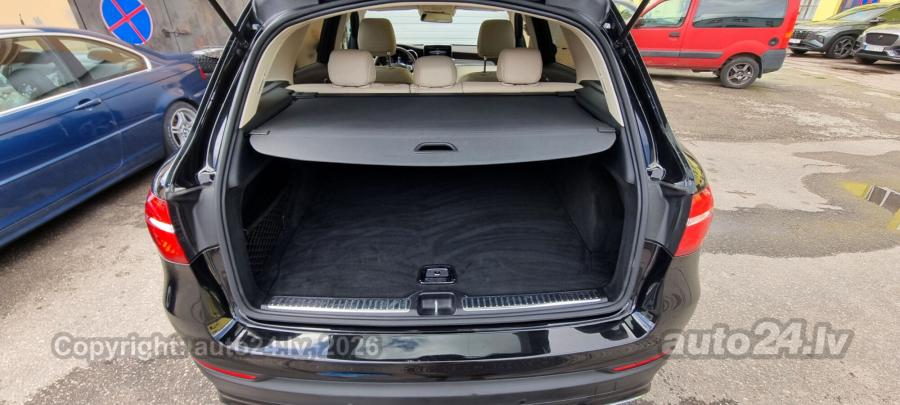 Black Mercedes-Benz GLC-Class 2018 in Tallinn, with an engine capacity of 2.10 L and mileage of 178 thousand km for 25890 €, photo 11 on AUTOMOTO.COM.LV