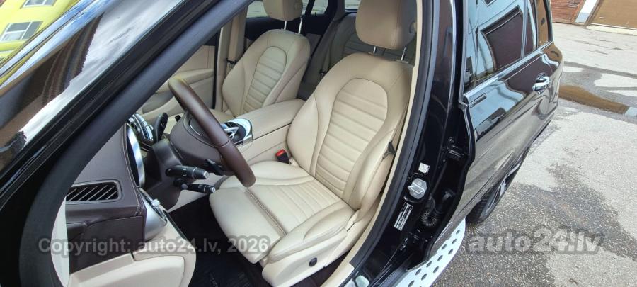 Black Mercedes-Benz GLC-Class 2018 in Tallinn, with an engine capacity of 2.10 L and mileage of 178 thousand km for 25890 €, photo 13 on AUTOMOTO.COM.LV