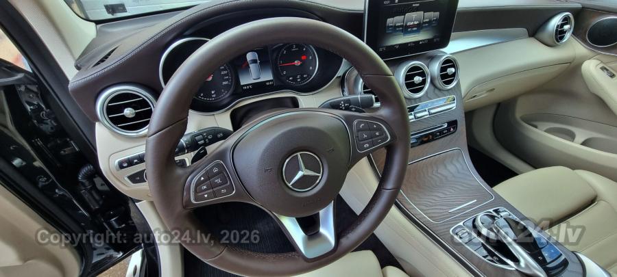 Black Mercedes-Benz GLC-Class 2018 in Tallinn, with an engine capacity of 2.10 L and mileage of 178 thousand km for 25890 €, photo 15 on AUTOMOTO.COM.LV