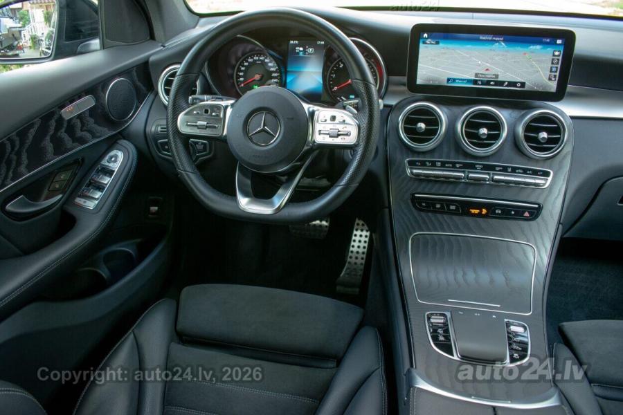 Melns Mercedes-Benz GLC-Class 2021 Tallina, ar dzinēja tilpumu 2.00 L un nobraukumu 107 tūkst. km par 35990 €, foto 3 vietnē AUTOMOTO.COM.LV