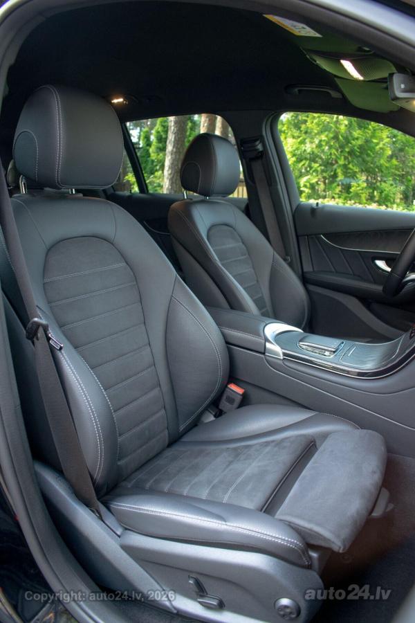 Melns Mercedes-Benz GLC-Class 2021 Tallina, ar dzinēja tilpumu 2.00 L un nobraukumu 107 tūkst. km par 35990 €, foto 11 vietnē AUTOMOTO.COM.LV