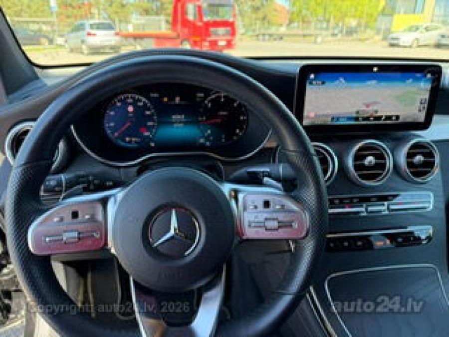 Melns Mercedes-Benz GLC-Class 2022 Tallina, ar dzinēja tilpumu 2.00 L un nobraukumu 62 tūkst. km par 38000 €, foto 8 vietnē AUTOMOTO.COM.LV