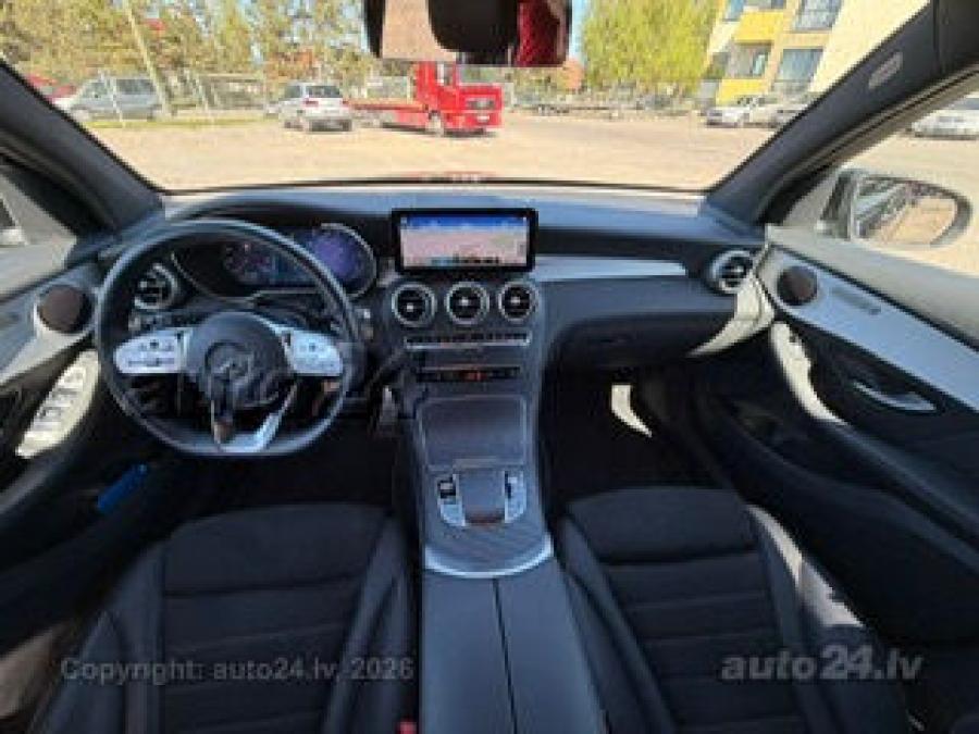 Melns Mercedes-Benz GLC-Class 2022 Tallina, ar dzinēja tilpumu 2.00 L un nobraukumu 62 tūkst. km par 38000 €, foto 10 vietnē AUTOMOTO.COM.LV