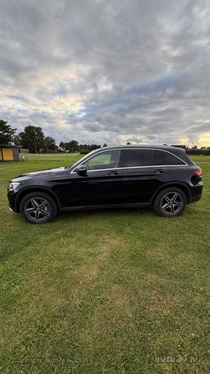 Melns Mercedes-Benz GLC-Class 2022 Tallina, ar dzinēja tilpumu 2.00 L un nobraukumu 120 tūkst. km par 35000 €, foto 18 vietnē AUTOMOTO.COM.LV