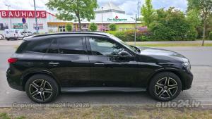 Melns Mercedes-Benz GLC-Class 2023 Tallina, ar dzinēja tilpumu 2.00 L un nobraukumu 114 tūkst. km par 61000 €, foto 3 vietnē AUTOMOTO.COM.LV