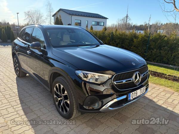 Melns Mercedes-Benz GLC-Class 2024 Tallina, ar dzinēja tilpumu 2.00 L un nobraukumu 22 tūkst. km par 57000 €, foto  vietnē AUTOMOTO.COM.LV