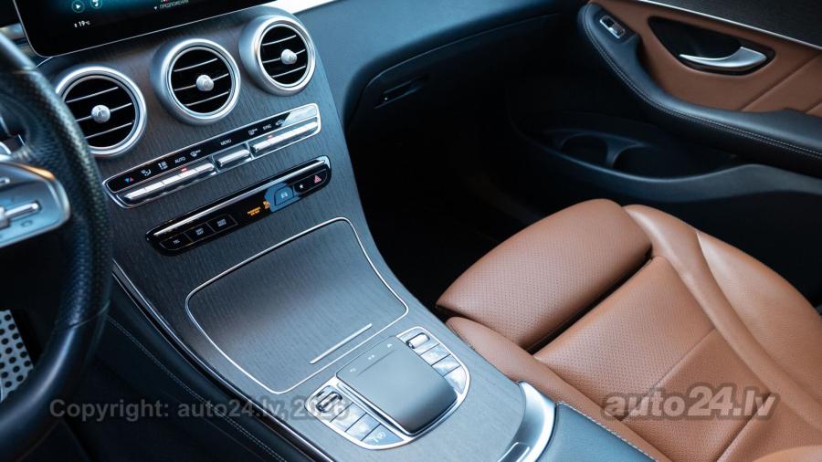 Melns Mercedes-Benz GLC-Class 2019 Tallina, ar dzinēja tilpumu 2.00 L un nobraukumu 148 tūkst. km par 31900 €, foto 17 vietnē AUTOMOTO.COM.LV