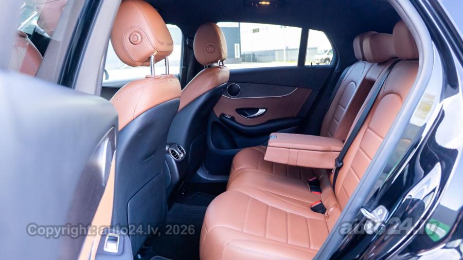 Melns Mercedes-Benz GLC-Class 2019 Tallina, ar dzinēja tilpumu 2.00 L un nobraukumu 148 tūkst. km par 31900 €, foto 18 vietnē AUTOMOTO.COM.LV