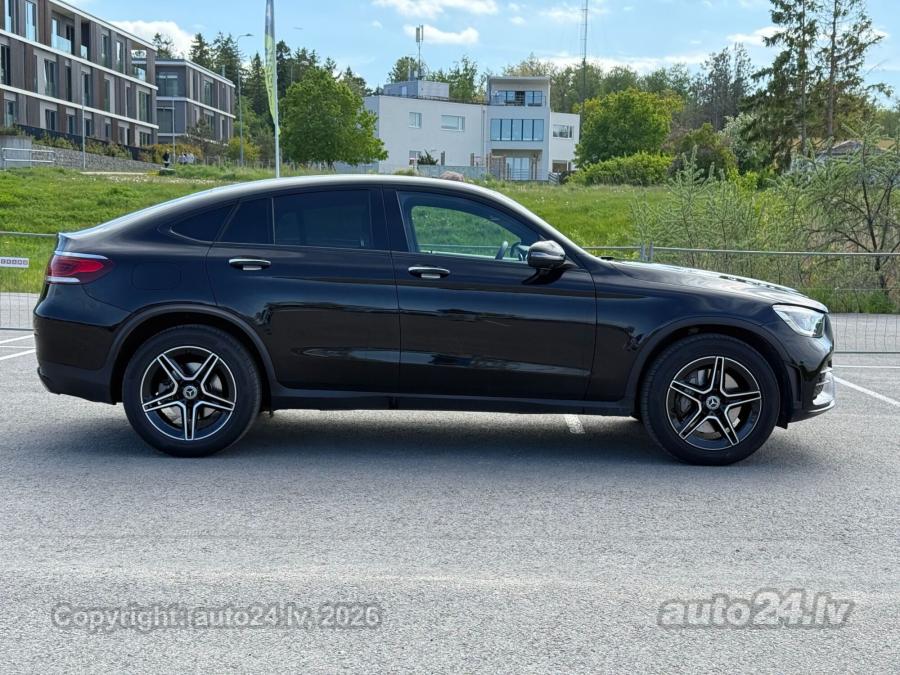 Melns Mercedes-Benz GLC-Class 2019 Tallina, ar dzinēja tilpumu 2.00 L un nobraukumu 68 tūkst. km par 39490 €, foto 5 vietnē AUTOMOTO.COM.LV