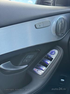 Melns Mercedes-Benz GLC-Class 2019 Tallina, ar dzinēja tilpumu 2.00 L un nobraukumu 68 tūkst. km par 39490 €, foto 20 vietnē AUTOMOTO.COM.LV