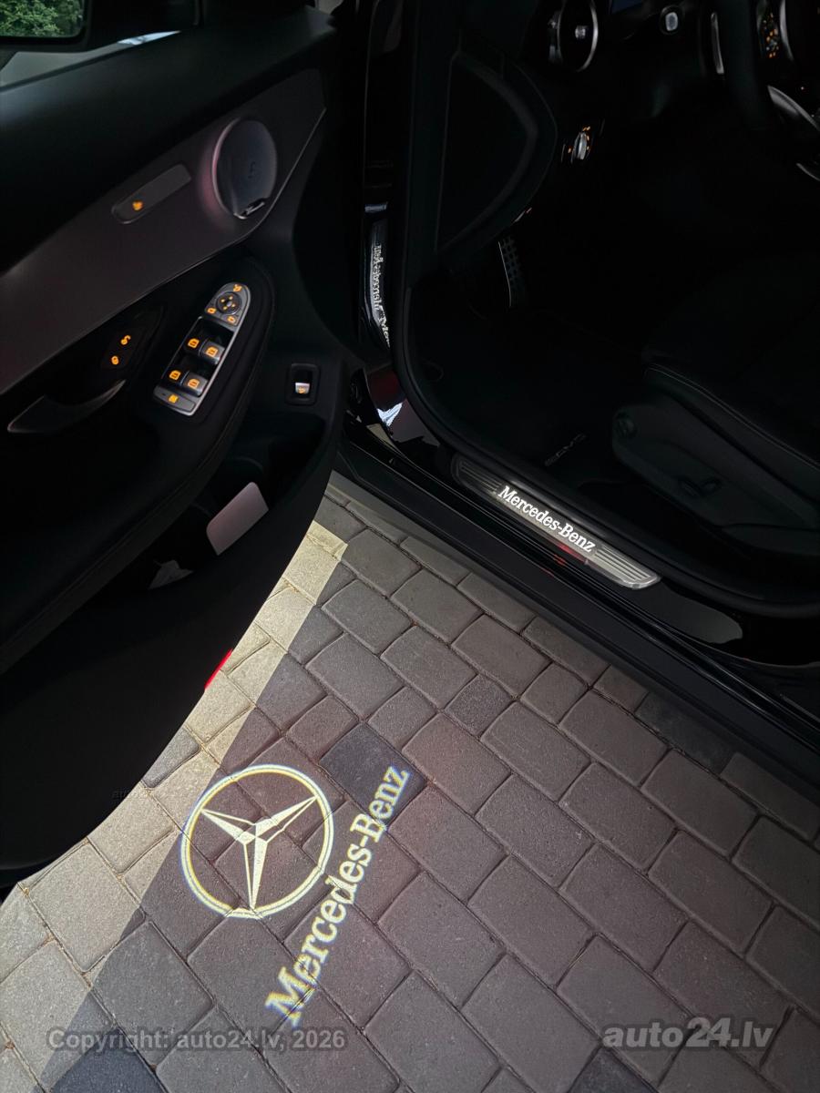 Melns Mercedes-Benz GLC-Class 2019 Tallina, ar dzinēja tilpumu 2.00 L un nobraukumu 68 tūkst. km par 39490 €, foto 26 vietnē AUTOMOTO.COM.LV
