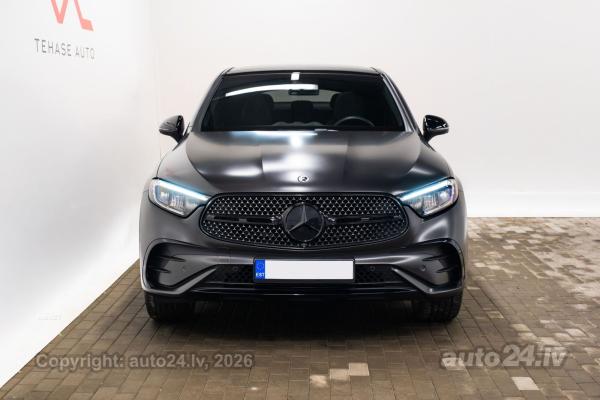 Melns Mercedes-Benz GLC-Class 2024 Tartu, ar dzinēja tilpumu 2.00 L un nobraukumu 14 tūkst. km par 65900 €, foto 3 vietnē AUTOMOTO.COM.LV