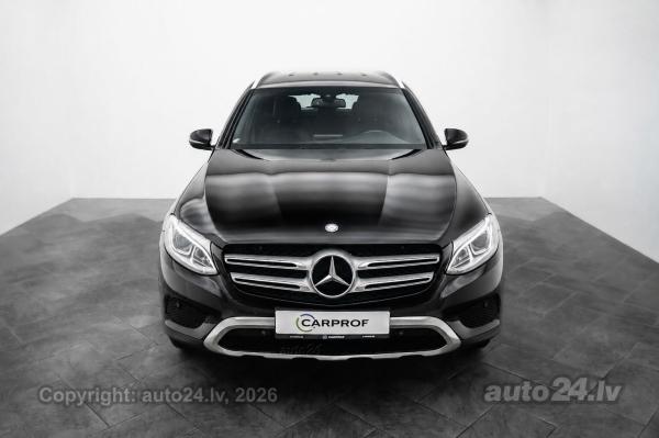 Black Mercedes-Benz GLC-Class 2015 in Tallinn, with an engine capacity of 2.10 L and mileage of 188 thousand km for 17999 €, photo 2 on AUTOMOTO.COM.LV