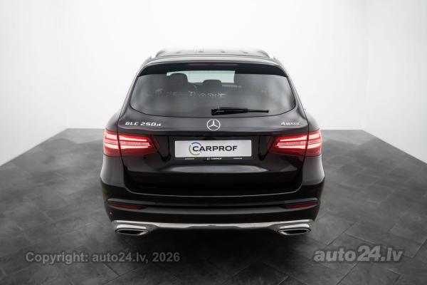 Black Mercedes-Benz GLC-Class 2015 in Tallinn, with an engine capacity of 2.10 L and mileage of 188 thousand km for 17999 €, photo 6 on AUTOMOTO.COM.LV