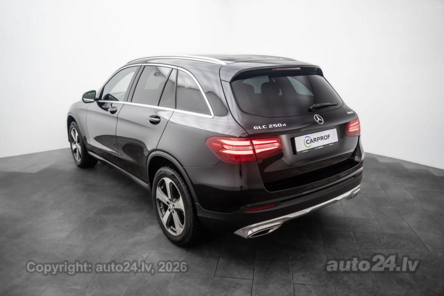 Black Mercedes-Benz GLC-Class 2015 in Tallinn, with an engine capacity of 2.10 L and mileage of 188 thousand km for 17999 €, photo 8 on AUTOMOTO.COM.LV