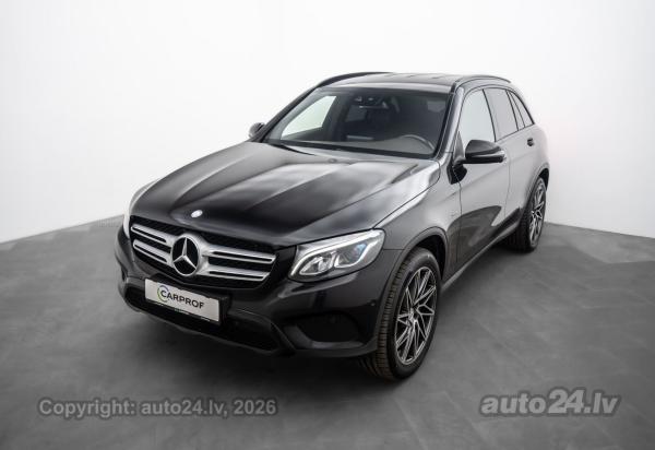 Black Mercedes-Benz GLC-Class 2016 in Tallinn, with an engine capacity of 2.00 L and mileage of 162 thousand km for 17999 €, photo 1 on AUTOMOTO.COM.LV