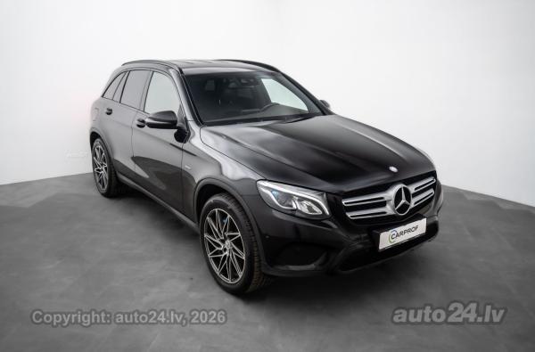 Black Mercedes-Benz GLC-Class 2016 in Tallinn, with an engine capacity of 2.00 L and mileage of 162 thousand km for 17999 €, photo 3 on AUTOMOTO.COM.LV